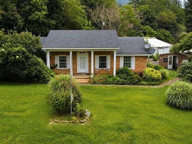 92 Fawn Ln, Rocky Gap, VA 24366