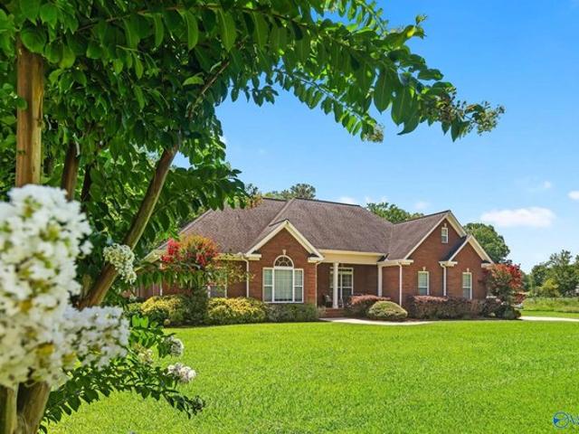 92 Garmon Rd, Gadsden, AL 35901