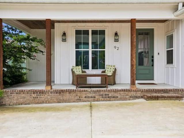 92 Hammock Dr