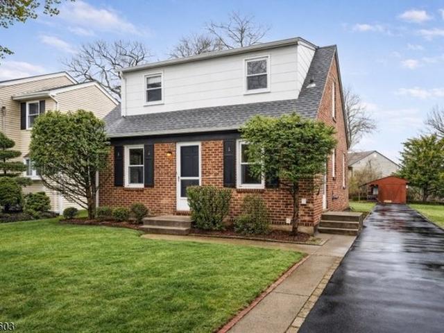 92 Hickory St, Dumont, NJ 07628
