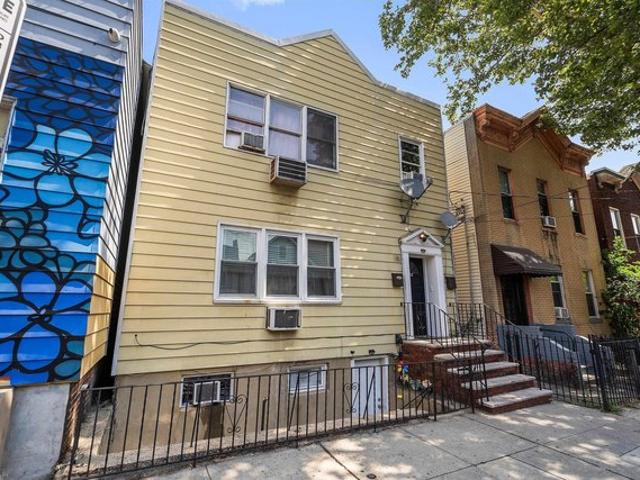 92 Hutton St, Jersey City, NJ 07307