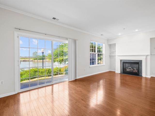 92 Lyon Ct