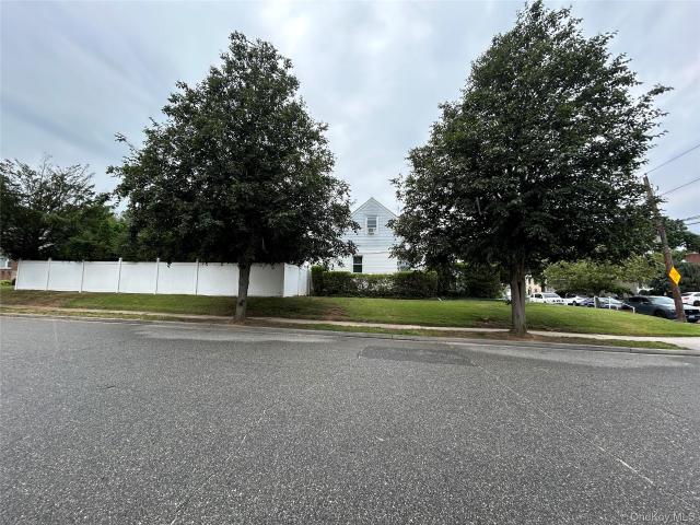 92 Melvin Avenue