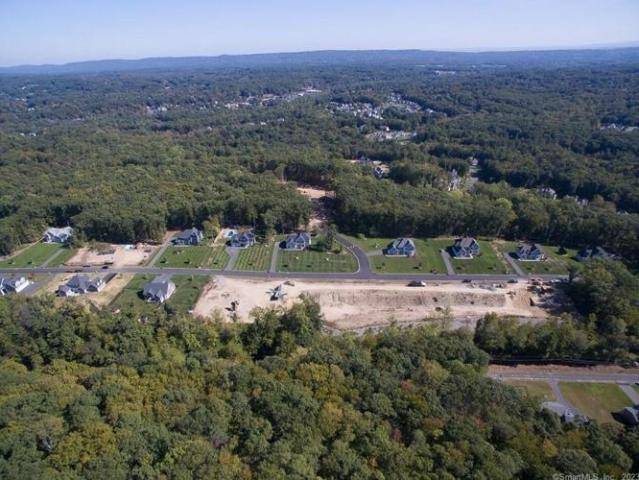 92 Nelson Dr, Burlington, CT 06013