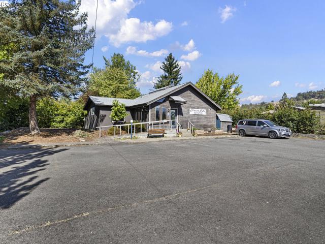 92 nw glenhart ave