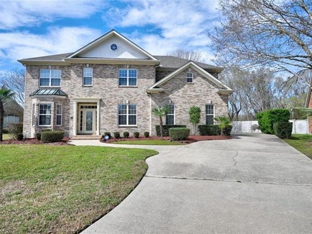 92 Pinehurst Dr, New Orleans, LA 70131