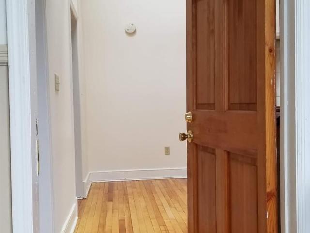 92 Roe Avenue 3
