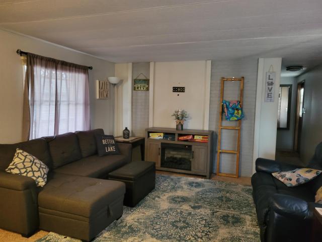 92 Rohr St. 17