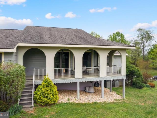 92 Schoolhouse Road