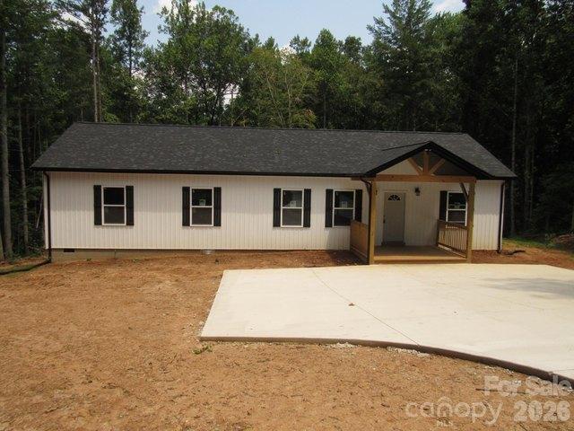92 Saint Charles Ct, Hickory, NC 28601