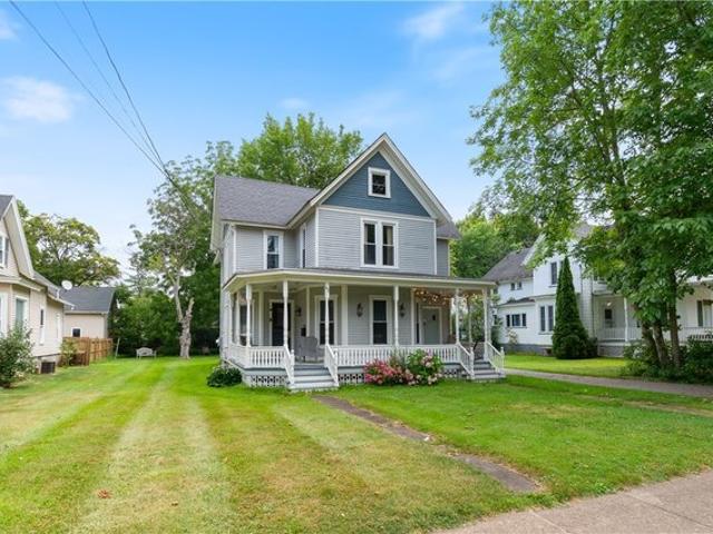 92 South Ave, Webster, NY 14580