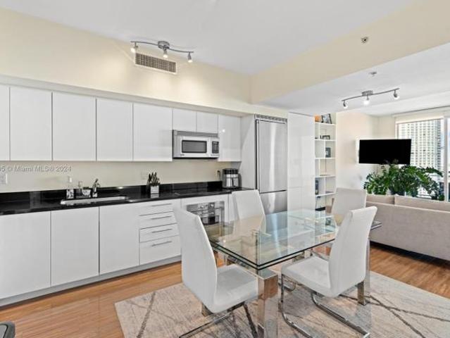 92 SW 3rd St #3409, Miami, FL 33130