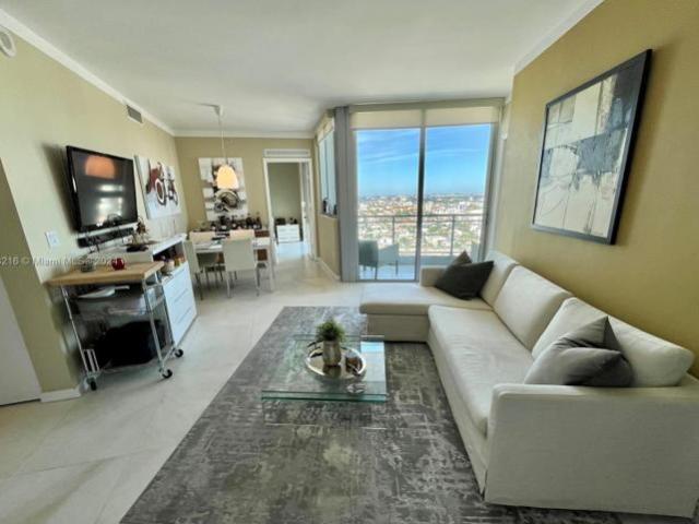 92 SW 3rd St #3506, Miami, FL 33130