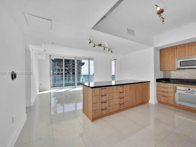 92 SW 3rd St Apt 3904, Miami, FL 33130