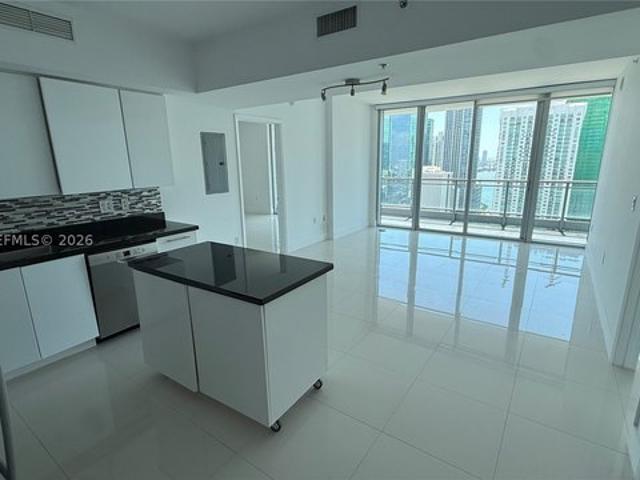 92 SW 3rd St Apt 3311, Miami, FL 33130