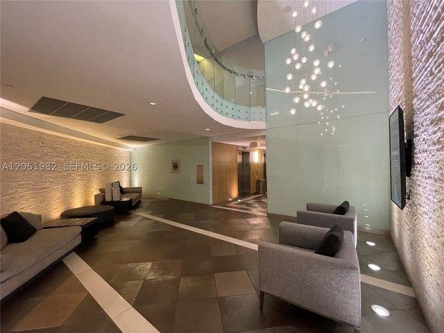 92 SW 3rd St Apt 5012, Miami, FL 33130