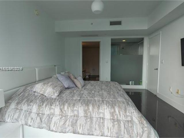 92 SW 3rd St, Unit 1802, Miami, FL 33130 | MLS #A11691
