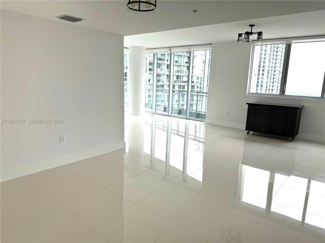 92 SW 3rd St, Unit 2905, Miami, FL 33130 | MLS #A11991 | Compass
