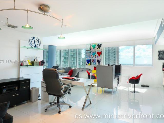 92 SW 3rd St, Unit 3005, Miami, FL 33130 | MLS #A11942 | Compass