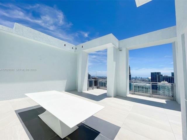 92 SW 3rd St, Unit PH5213, Miami, FL 33130 | MLS #A12028