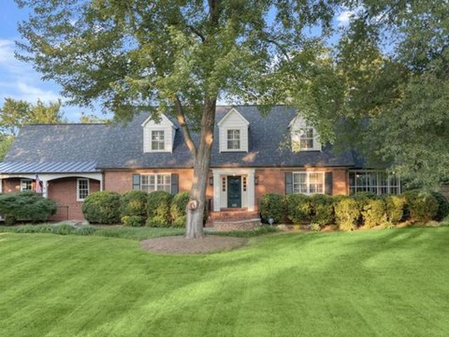 9305 Main St, Manassas, VA 20110