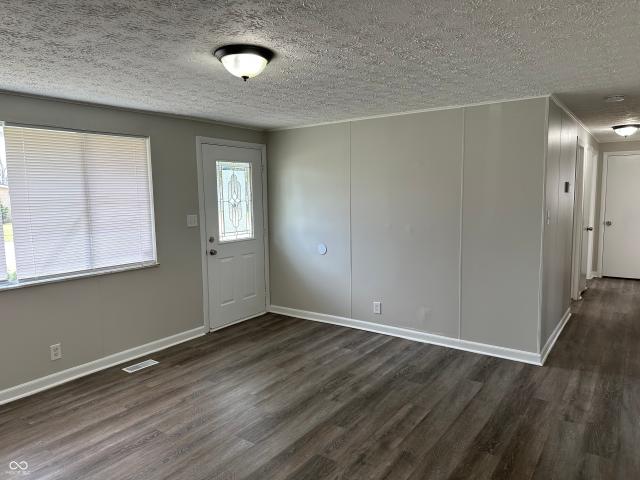 9306 Granville Ln, Indianapolis, IN 46229 | MLS #22091