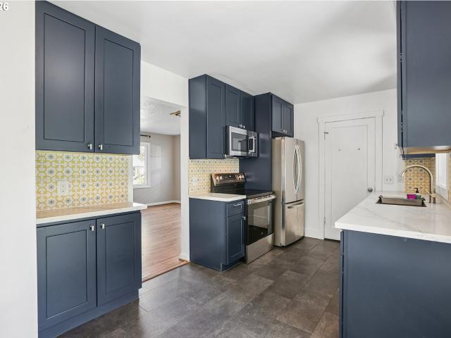 9306 SE Salmon St, Portland, OR 97216 | MLS #407718 | Compass