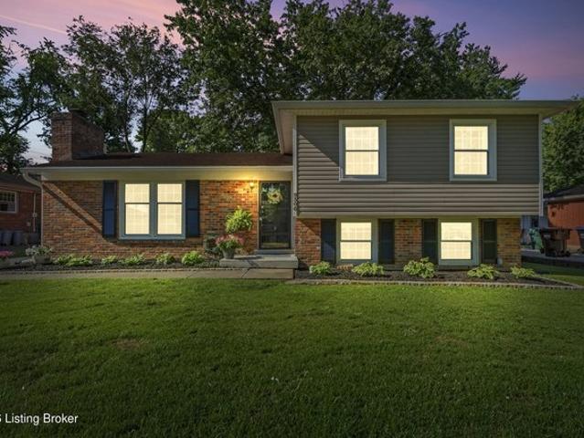 9306 Trentham Ln, Louisville, KY 40242
