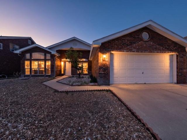 9309 Holm Bursun Dr NW, Albuquerque, NM 87114