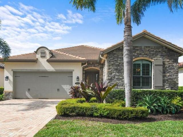 9309 Woodhurst Dr, Naples, FL 34120
