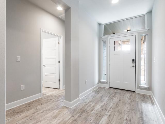 9301 Alex Ln, Austin, TX 78748 | MLS #4432 | Compass