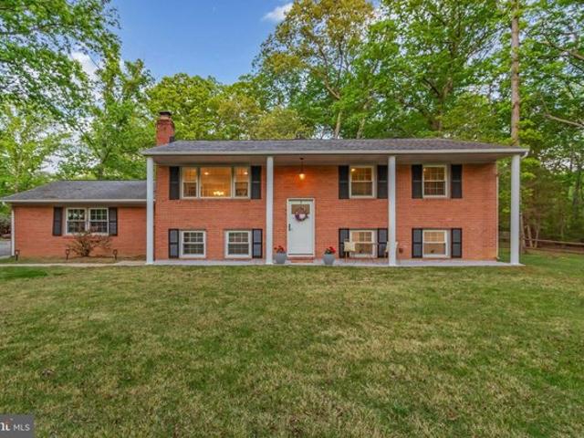 9301 Brookwood Pl, White Plains, MD 20695