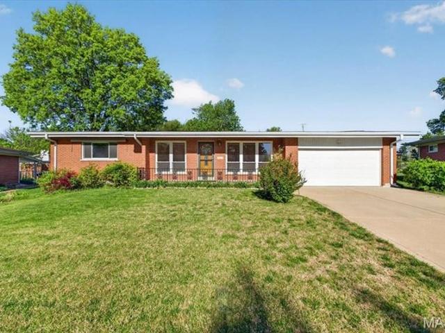9301 Lavant Dr, Saint Louis, MO 63126