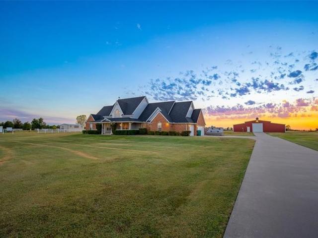 9301 Southern View Dr, Oklahoma City, OK 73165