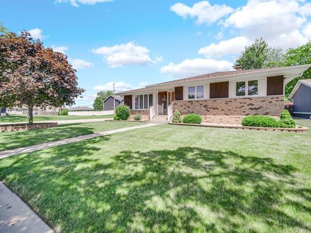 9301 Southmoor Ave, Highland, IN 46322