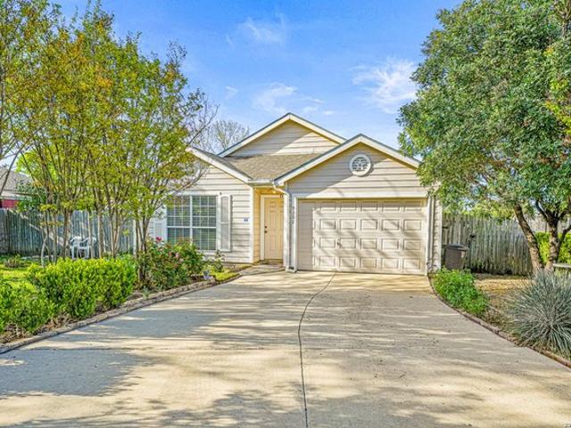 9302 Laurens Ct, San Antonio, TX 78250