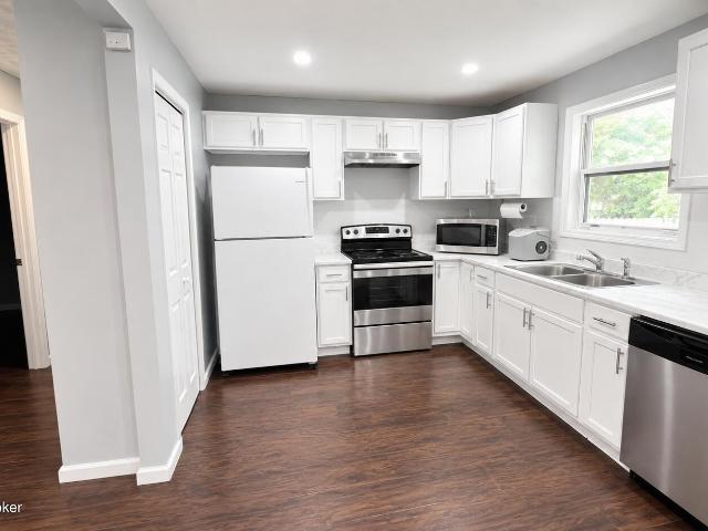 9303 Cinderella Ln