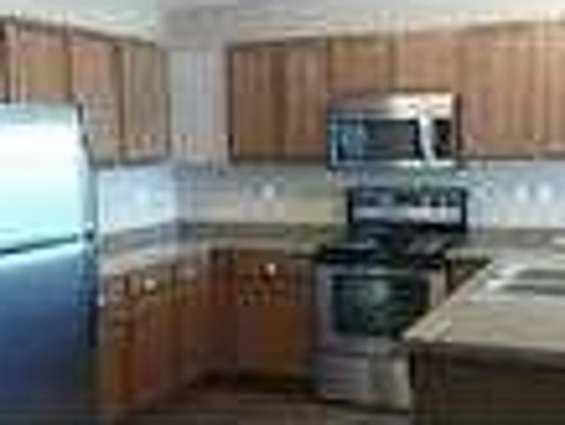 $930 / 2br 1050ftÂ² Available Today, Beautiful 2bed/2bath, SS Appliances