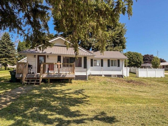 930 5th St, Fennimore, WI 53809