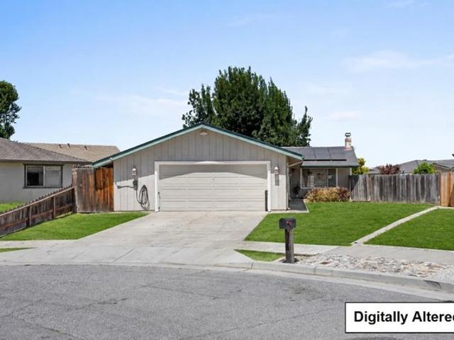 930 Apple Ct, Hollister, CA 95023