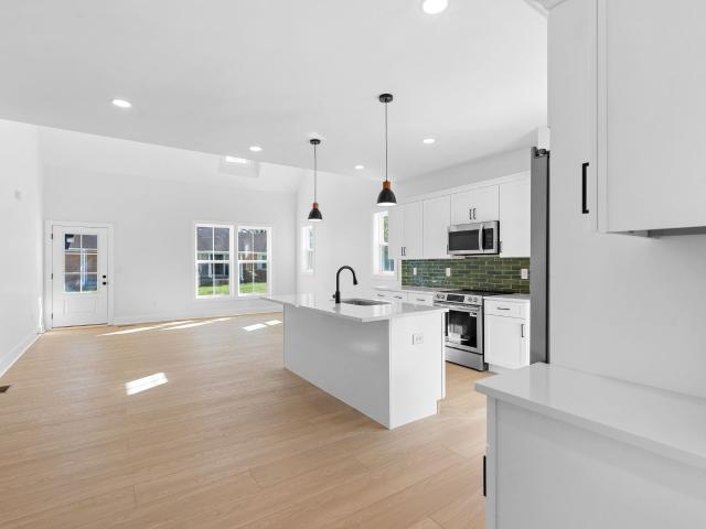 930 Glass St
