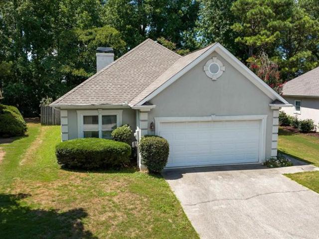 930 Greystone Highlands Cir, Hoover, AL 35242