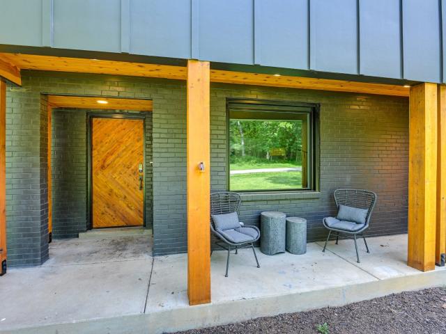 930 Downey Dr