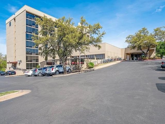 930 E 2nd St, Edmond, OK 73034