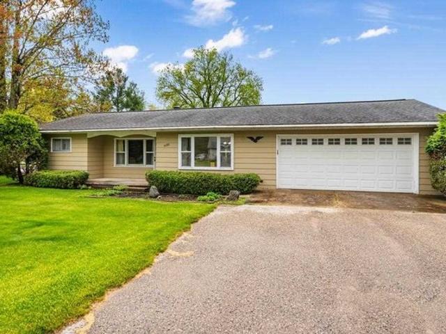930 E Main St, Boyne City, MI 49712
