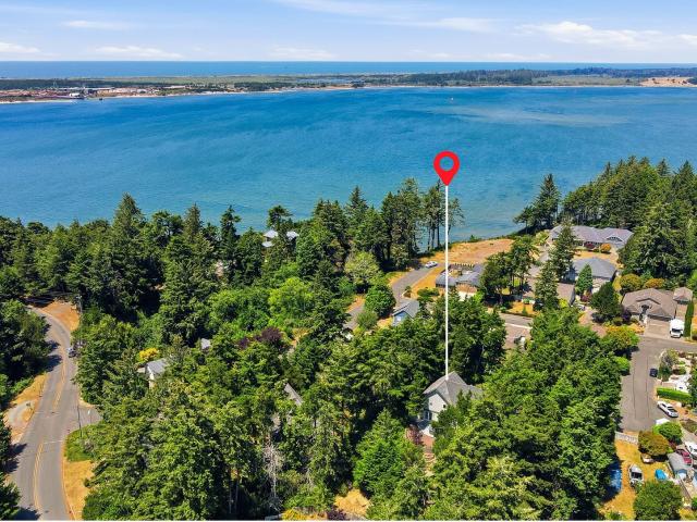 930 lake ct