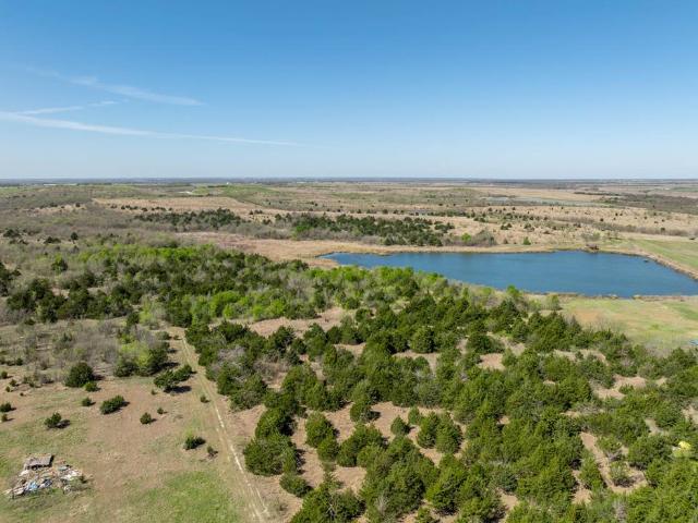 930 Lakeside Dr, Ennis, TX 75119 | MLS #21217 | Compass