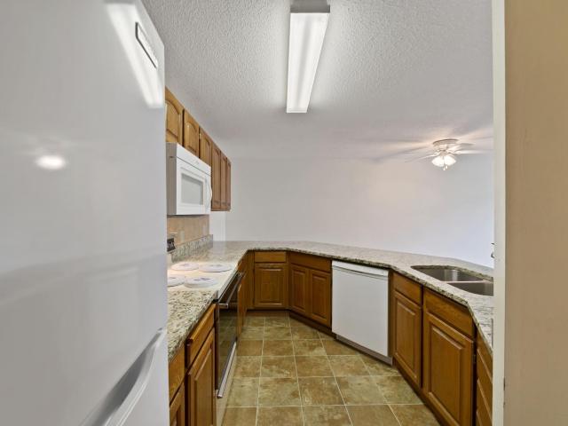 930 Lyn Way # 203
