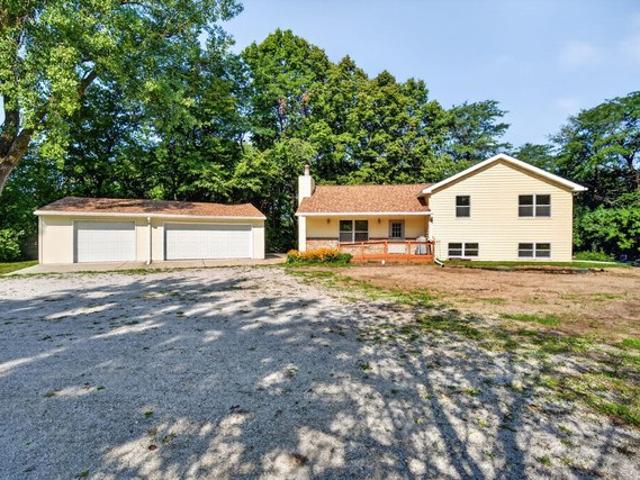 930 Macaw Ln, Boone, IA 50036