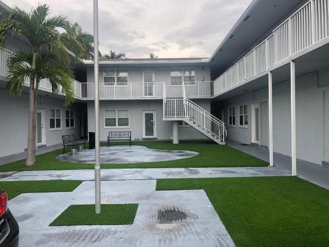 930 N 14th Ct, Hollywood, FL 33020 | MLS #R11013